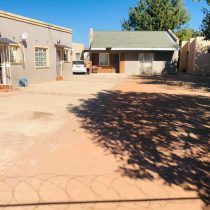 Bachelor pad for rent – Property Database